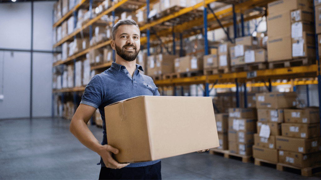 Picking: o que é e como usar na logística do seu e-commerce